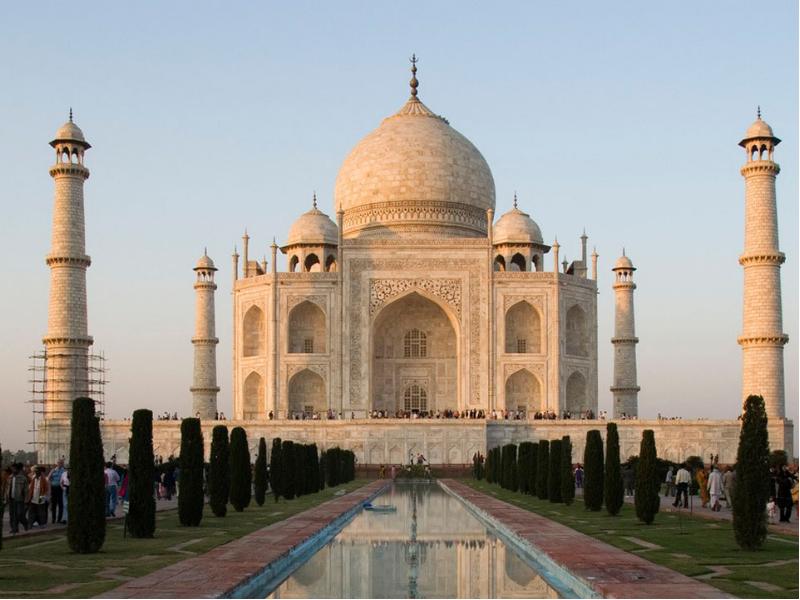Different Colors of Taj Mahal During the Different Times of the Day